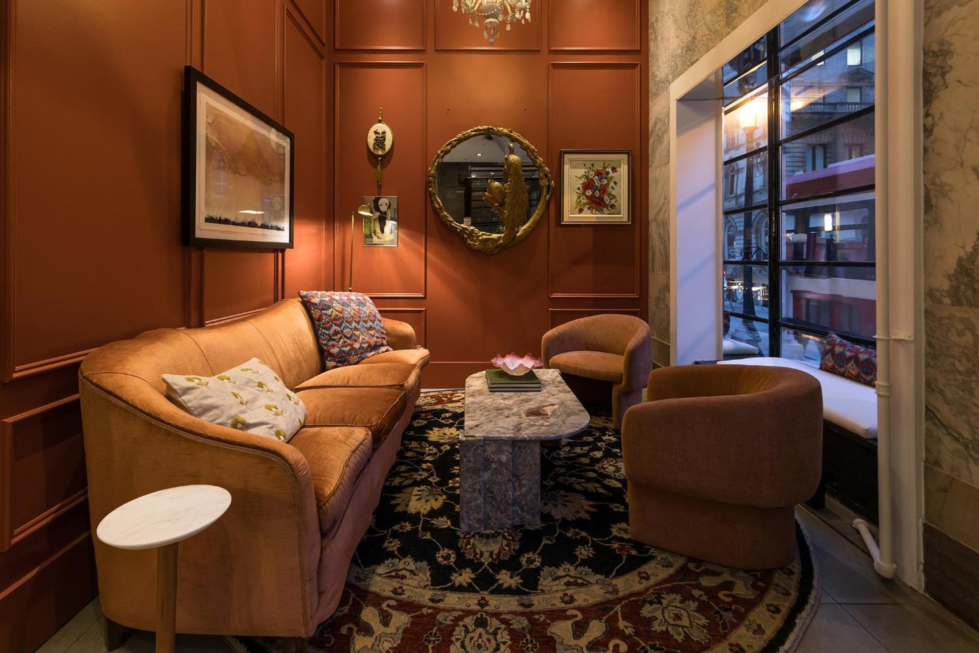 HOTEL VICTORIA | ⋆⋆⋆ | TORONTO, CANADA | SEASON DEALS FROM $183